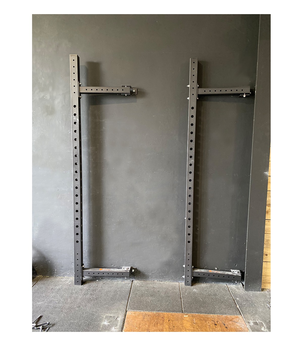 Foldable wall cage